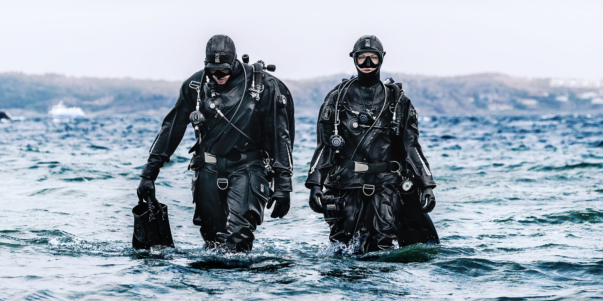 Trilaminate Vs Neoprene Drysuits: The Scuba Divers Guide - Submerge In ...