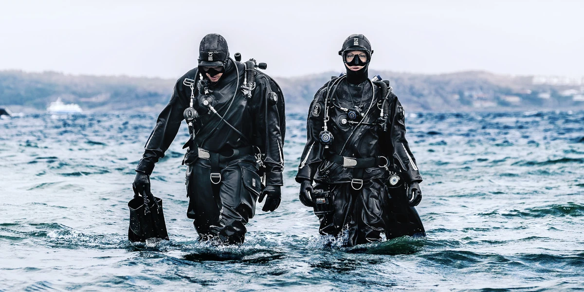 Custom vs Off-The-Rack Drysuit for Scuba Diving: Pros and Cons ...